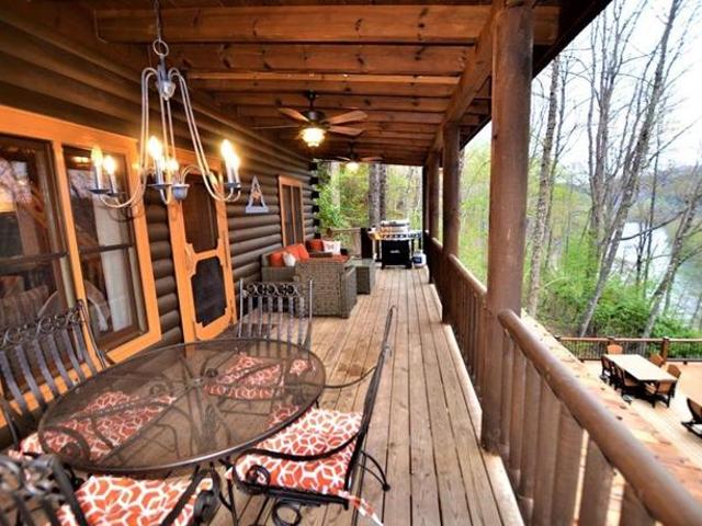 76 Fish Trap Rd, Blue Ridge, GA 30513