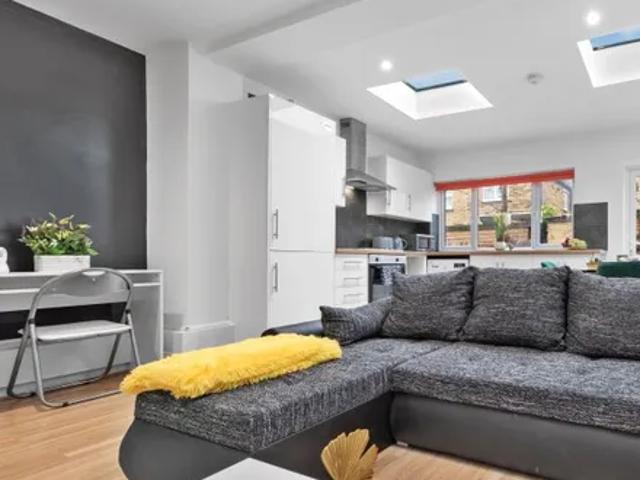 76 Furley Road, London, SE15 1UG, United Kingdom | 2 bed apartment for rent #138104876 | Rentberry