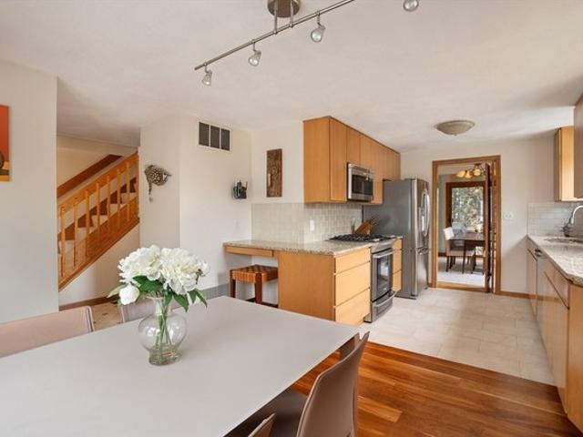 76 Grove St Unit 76, Belmont, MA 02478