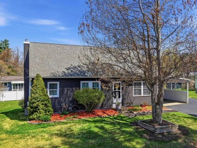 76 Granite St, Hooksett, NH 03106