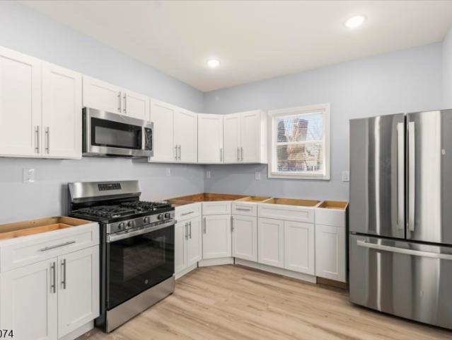 76 Grumman Ave