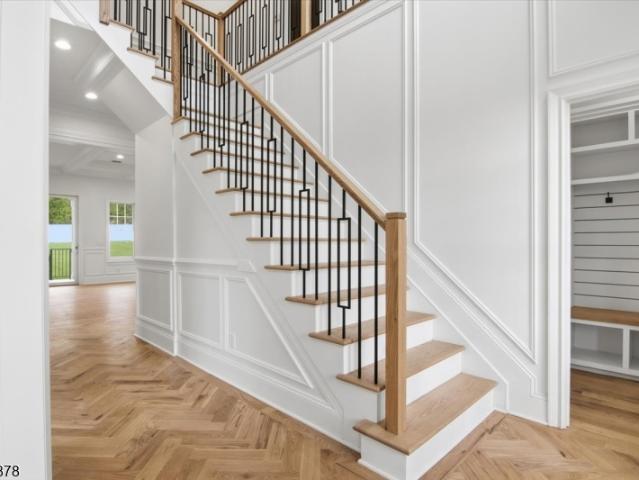 76 Hillside Ave