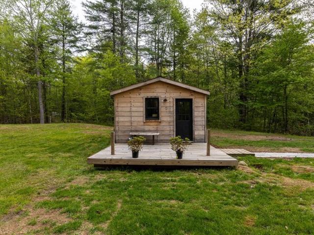 76 Hubbard Rd, Berwick, ME 03901
