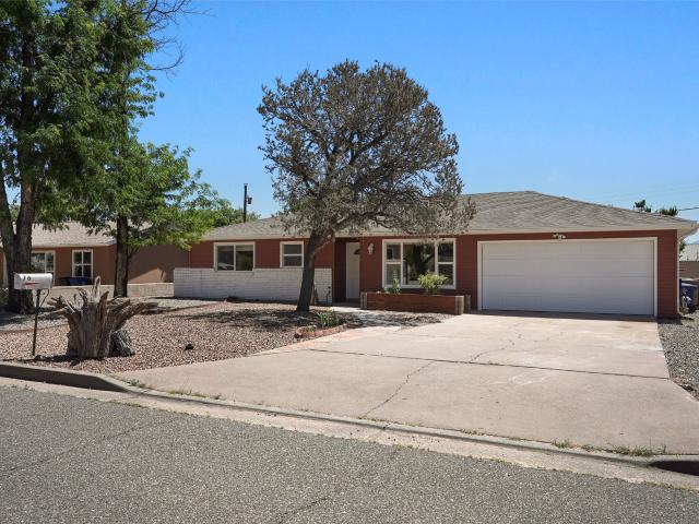 76 Isleta Drive