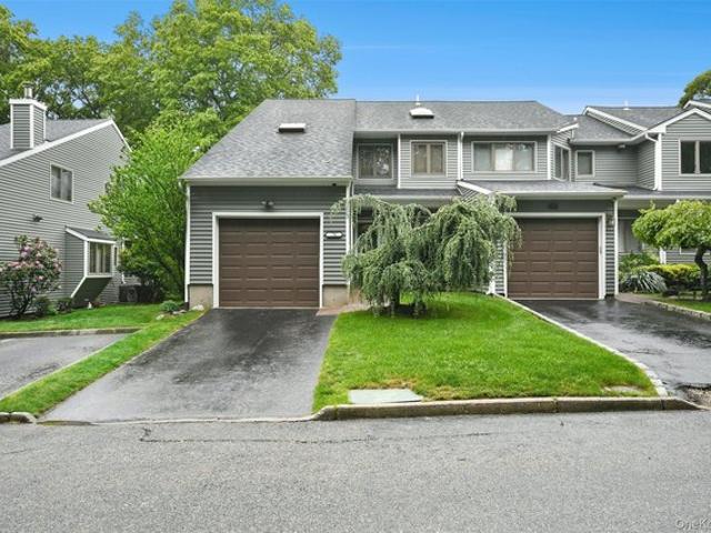 76 Jeremy Cir, Nesconset, NY 11767