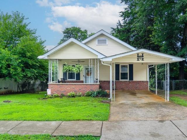 76 Lawrence St, Lyman, SC 29365