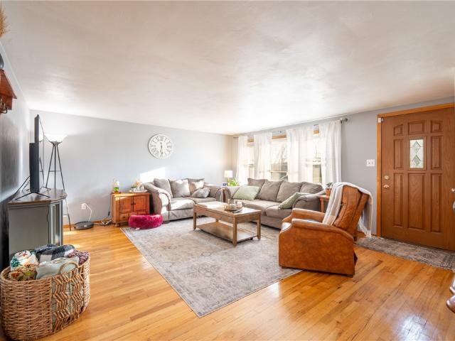 76 Lightcap Rd