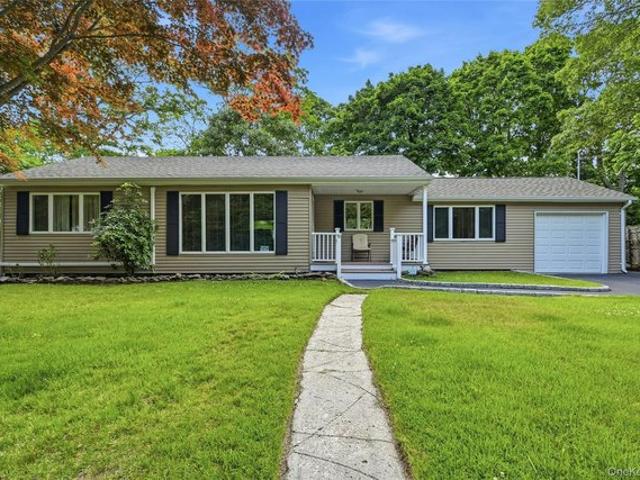 76 Lyman Rd, East Patchogue, NY 11772
