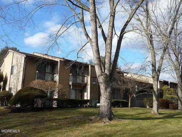 76 Manchester Ct, Red Bank, NJ 07701