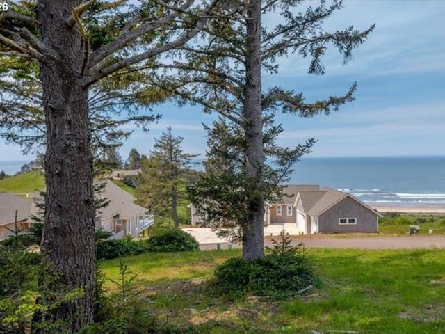 76 Megans View Pt, Pacific City, OR 97135