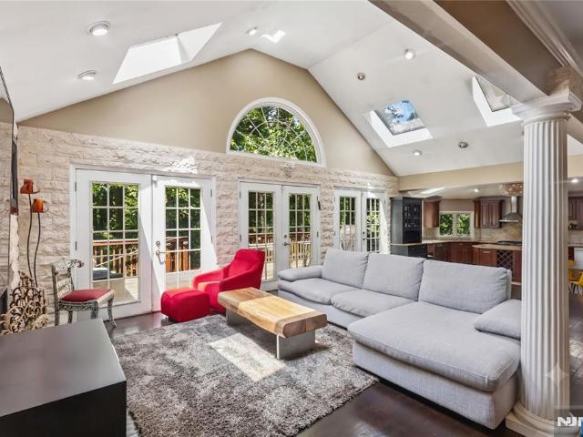 76 Millbrook Circle