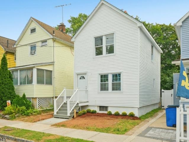 76 Mitchell St