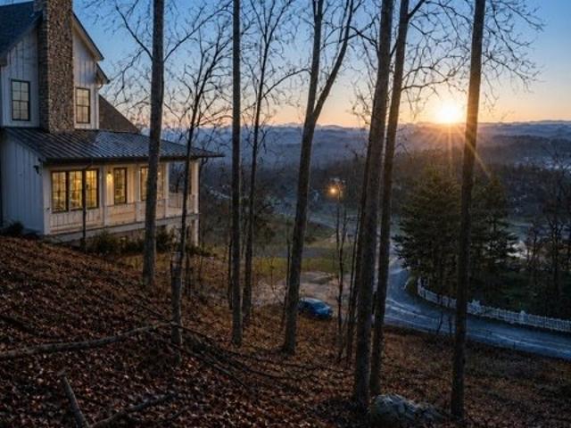 76 Monroe Rd, Lafayette, NJ 07848