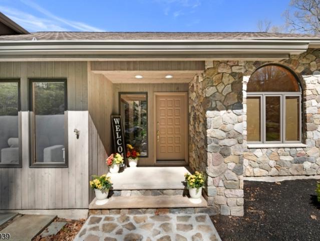 76 Mountain Spring Dr