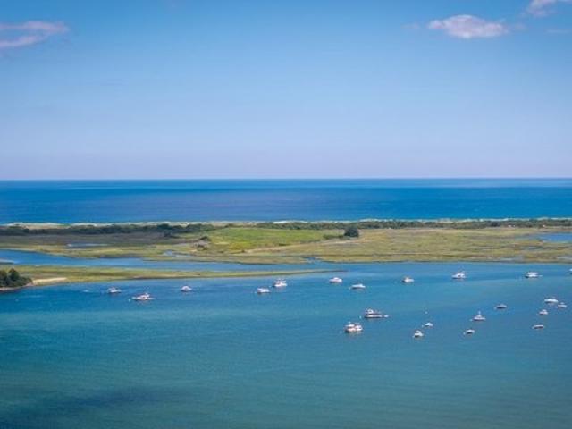 76 N Ridge Rd, Ipswich, MA 01938