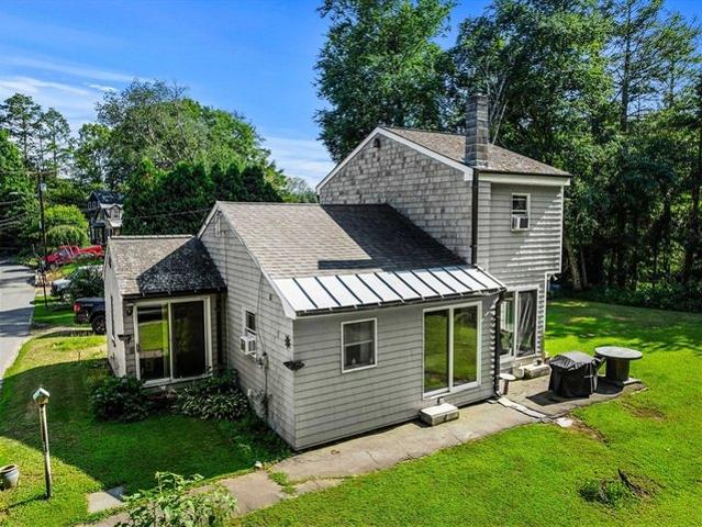 76 Pine Tree Dr, Hamilton, MA 01982