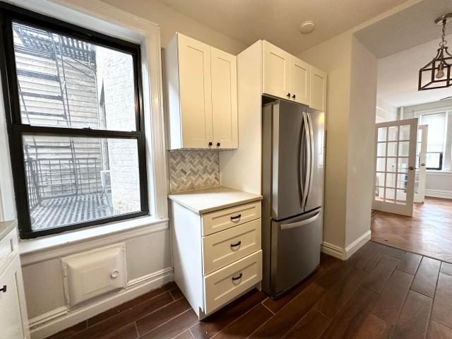 76 Romaine Ave # 3 2F
