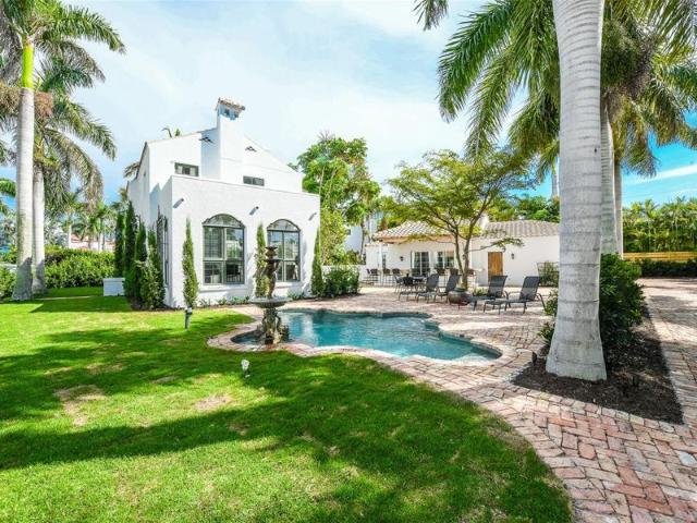 76 S Washington Dr, Sarasota, FL