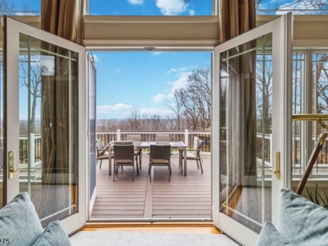 76 Skyline Dr