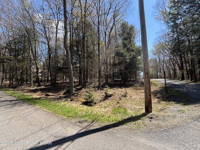 76 Shoshoni Trl, Gouldsboro, PA 18424