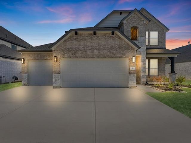 76 Shining Point Dr, Waller, TX 77484