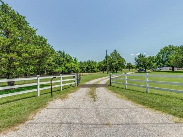 76 Spout Springs Rd, Pottsboro, TX 75076