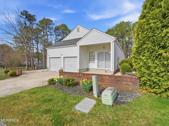 76 Summerhill Drive