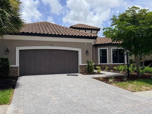 7704 Moonbeam Ave, Sarasota, FL 34241