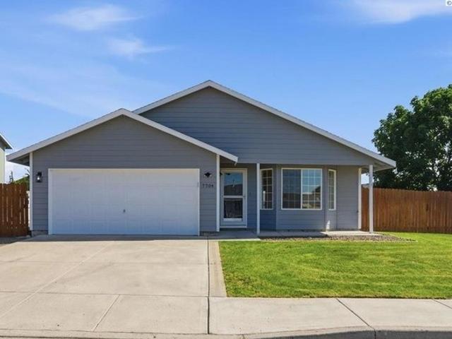 7704 Bonilla Dr, Pasco, WA 99301