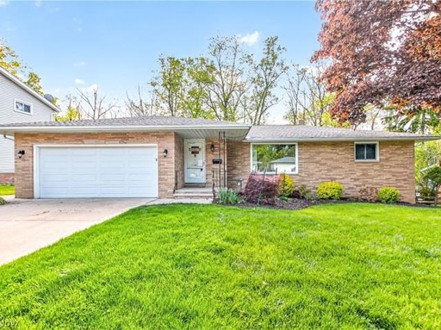 7704 Cecelia Dr, Parma, OH 44134