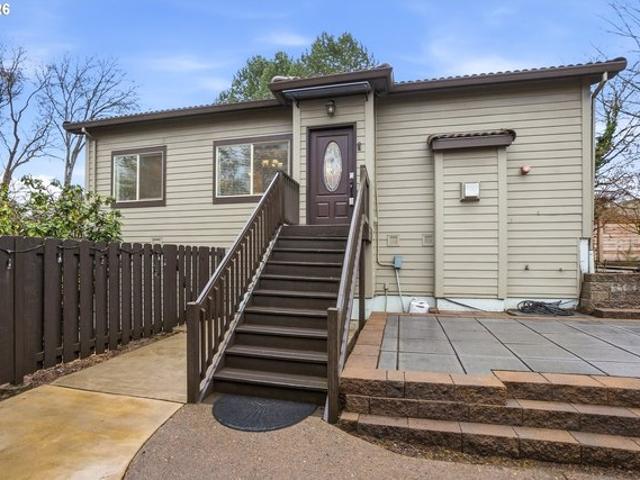 7704 SW Cresmoor Dr, Beaverton, OR 97008