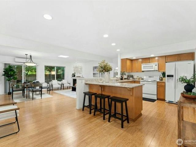 7704 th St SW Apt A, Edmonds, WA 98026