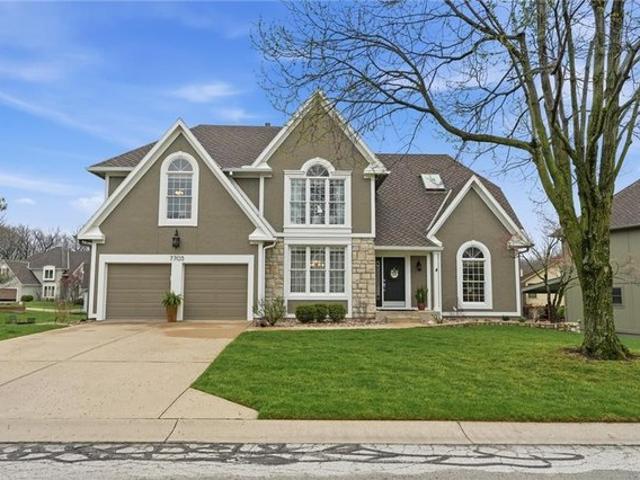 7705 Quail Rdg, Parkville, MO 64152