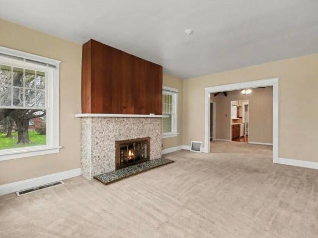 7706 Alexandria Pike