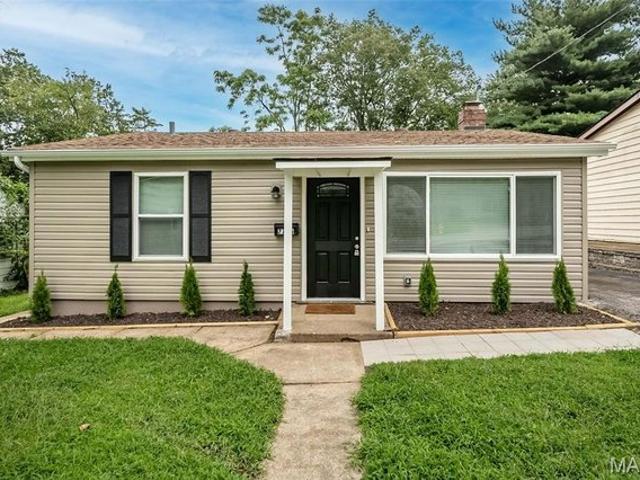 7706 Genesta St, Affton, MO 63123