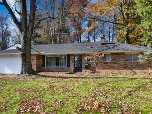 7706 Shady Ln, Northfield Center, OH 44067