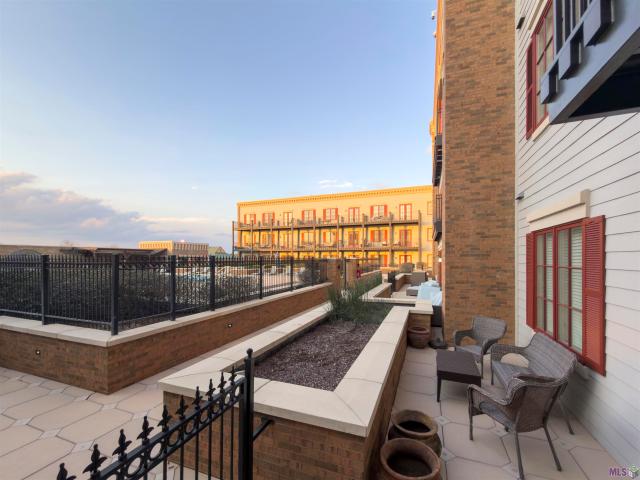 7707 Bluebonnet Blvd, Unit 215, Baton Rouge, LA 70810 | MLS #BR2026006 | Compass