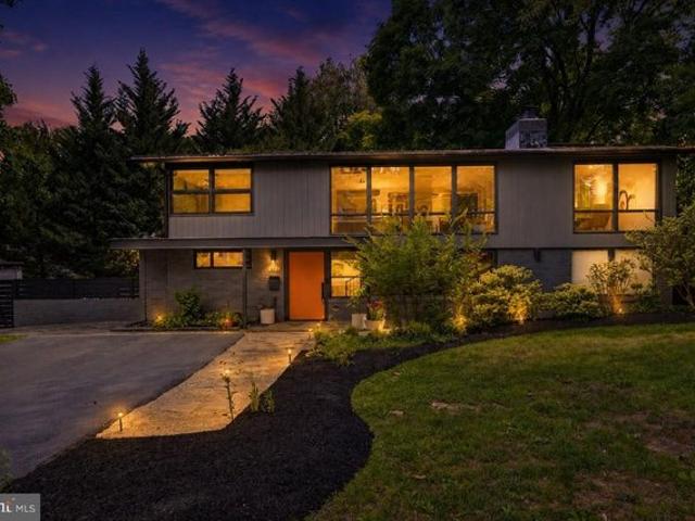 7707 Holmes Run Dr, Falls Church, VA 22042