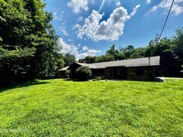 7708 Dave Rd