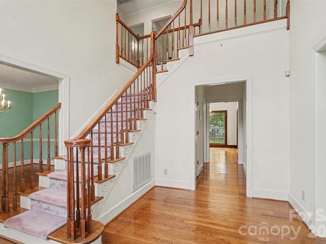 7708 Red Oak Lane