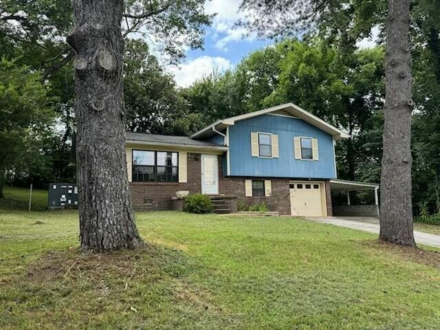 7709 E Village Ln, Hixson, TN 37343
