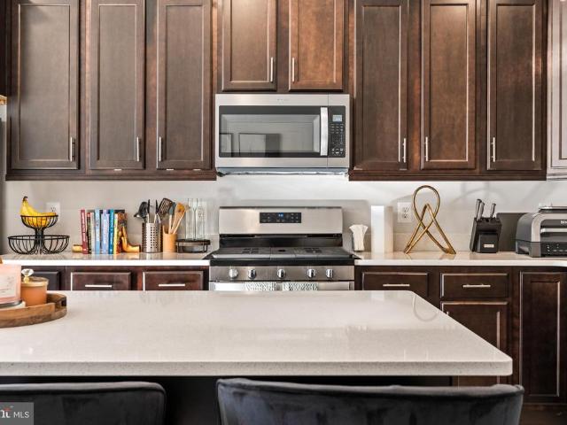 7709 Presidential Parkway