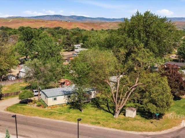 7700 N Jennie Ln & 10426 W Claudia Road