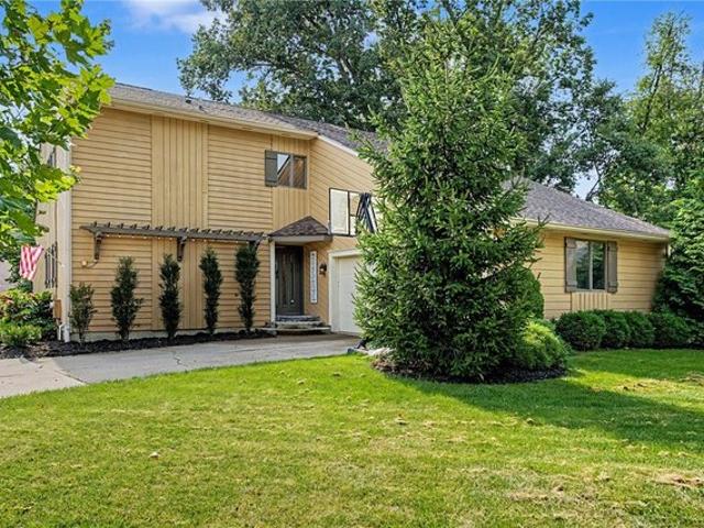 7700 N Winding Way, Tipp City, OH 45371