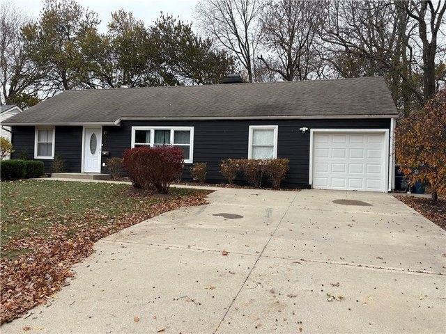 7700 Norwood St, Prairie Village, KS 66208