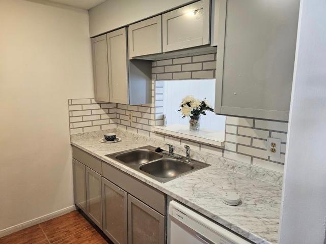 7700 Creekbend Dr, Unit 57, Houston, TX 77071 | MLS #91534