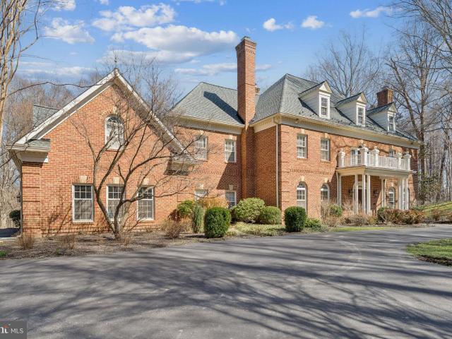 7700 Leeds Manor Ct, Fairfax Station, VA 22039 | MLS #VAFX2295 | Compass