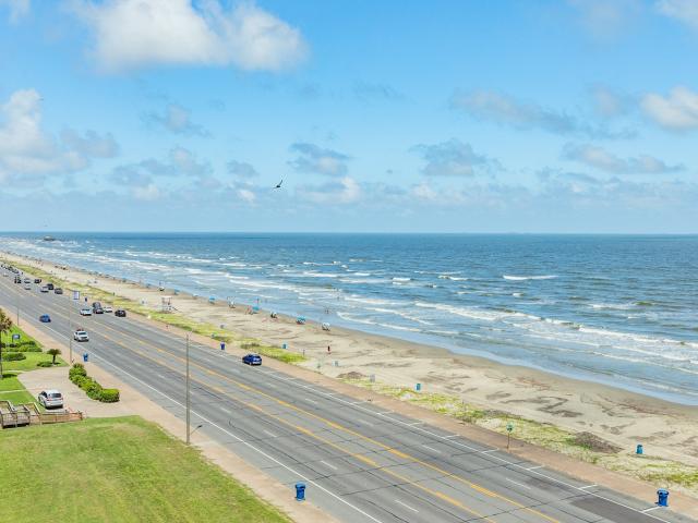 7700 Seawall Boulevard 703