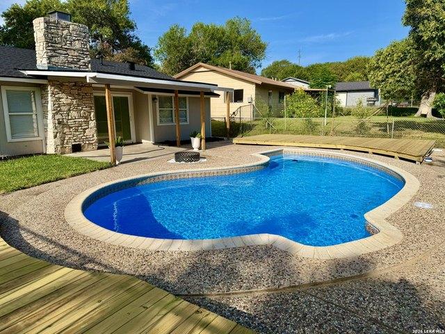 7701 Leafy Hollow Ct, Live Oak, TX 78233