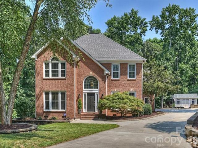 7701 Walthall Ct, Charlotte, NC 28210